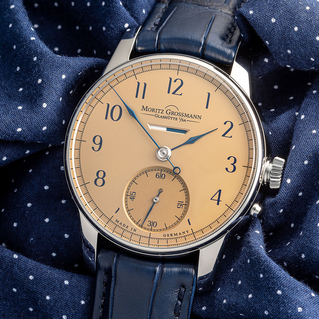 Two faces of one watch: modern color and traditional watchmaking art ...